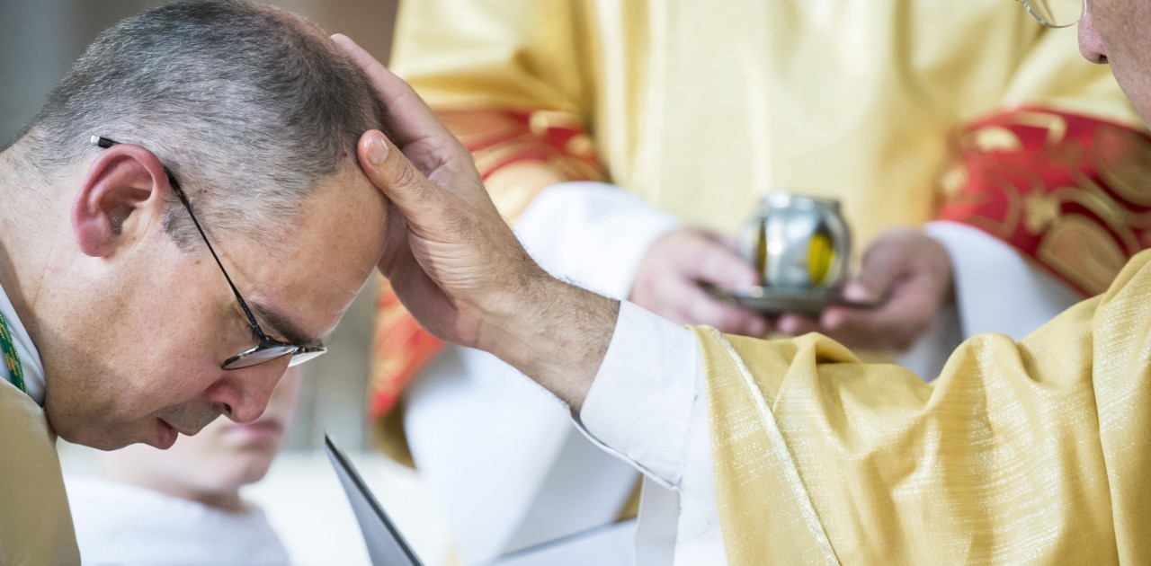 Semaine sainte : qu'est-ce que la messe chrismale ? | RCF